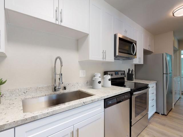 3 BR, 1.5 BA Apartment 410 South Indian Hill Blvd Unit 09, Claremont, CA 91711