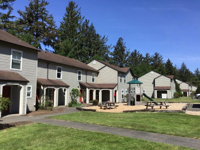 3 BR, 1.5 BA Apartment 421 A NW Ridge Road Unit 497, Hammond, OR 97121