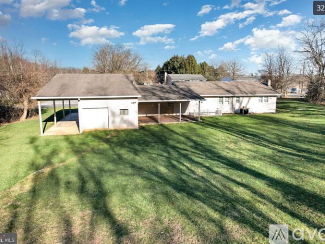 3 BR, 1.5 BA Apartment 45 Old Stonehouse Road North, Carlisle, PA 17015
