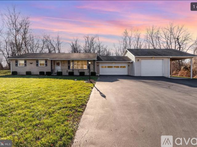 3 BR, 1.5 BA Apartment 45 Old Stonehouse Road North, Carlisle, PA 17015
