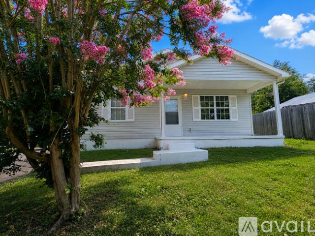 3 BR, 1.5 BA Apartment 4619 Okey Street Southwest, Knoxville, TN 37920
