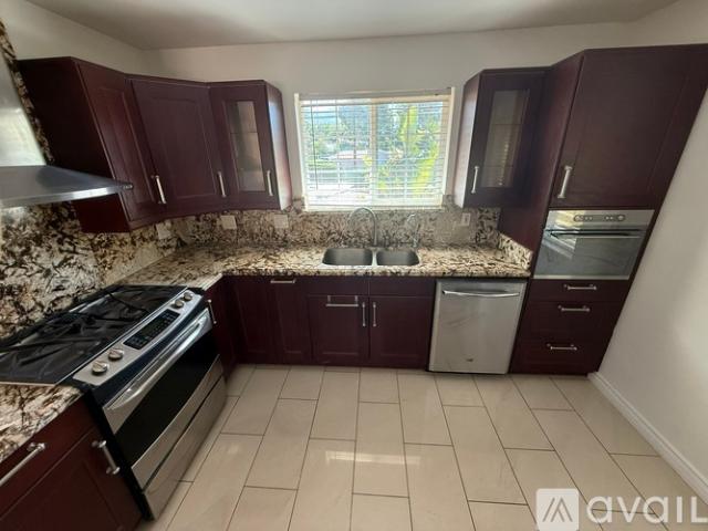 3 BR, 1.5 BA Apartment 4623 Lowell Avenue, Glendale, CA 91214