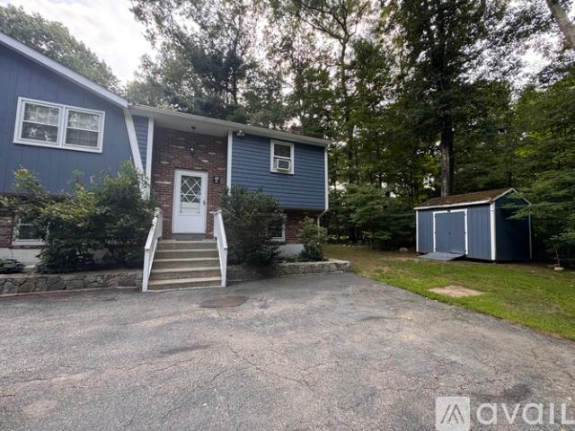 3 BR, 1.5 BA Apartment 49 Neck Hill Rd, Unit A, Mendon, MA 01756