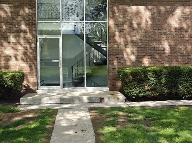 3 BR, 1.5 BA Apartment 506 Lincoln Ave, Ingleside, IL 60041
