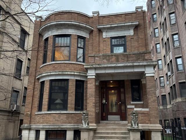 3 BR, 1.5 BA Apartment 509 West Briar Place, Unit 2nd Floor, Chicago, IL 60657