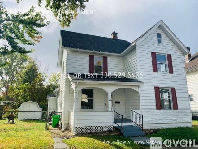 3 BR, 1.5 BA Apartment 519 Green Ave SW, Massillon, OH 44647