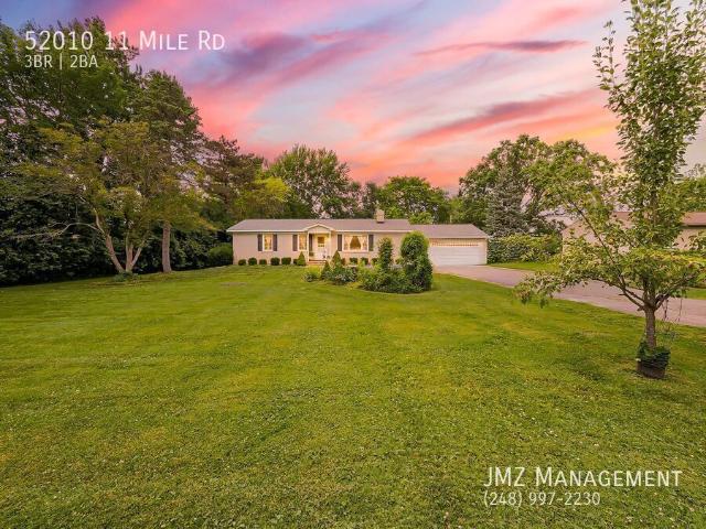 3 BR, 1.5 BA Apartment 52010 11 Mile Rd, South Lyon, MI 48178