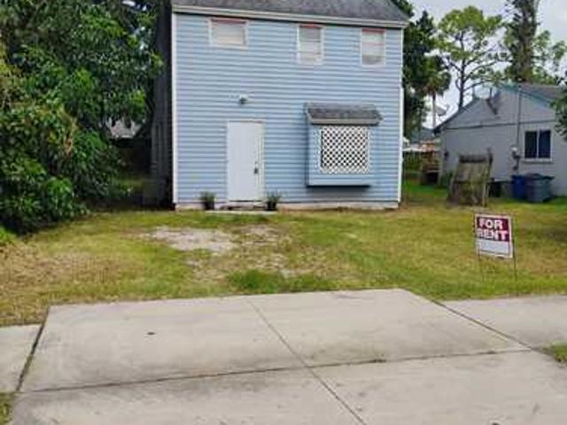 3 BR, 1.5 BA Apartment 538 State St, North Fort Myers, FL 33903