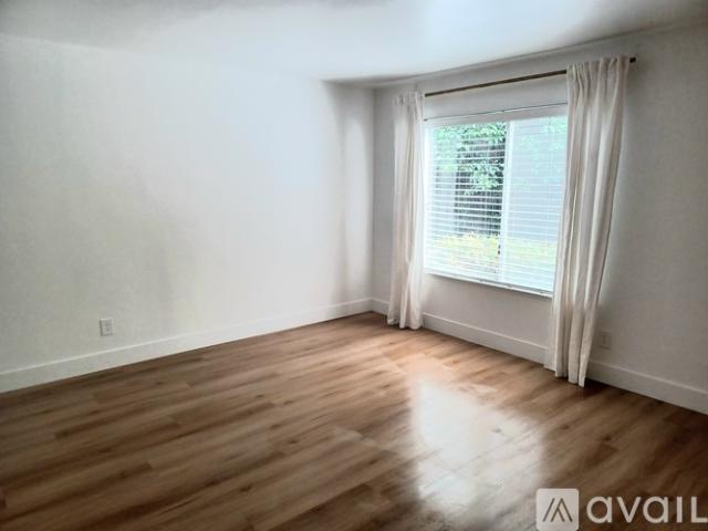 3 BR, 1.5 BA Apartment 5300 Winfield Way, Unit 2, Sacramento, CA 95841