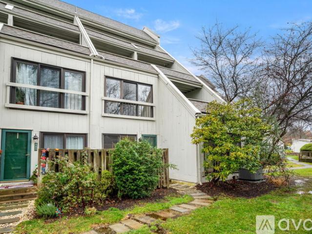 3 BR, 1.5 BA Apartment 547 Summit House, Unit 547, West Chester, PA 19382
