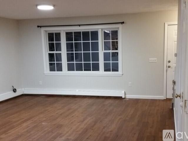 3 BR, 1.5 BA Apartment 54 Penn Ave, Unit 54 Penn Ave, Worcester, MA 01604