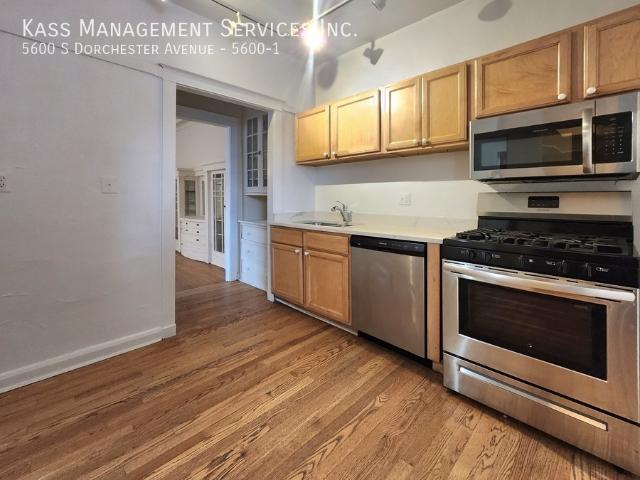 3 BR, 1.5 BA Apartment 5600 S Dorchester Avenue, Chicago, IL 60637