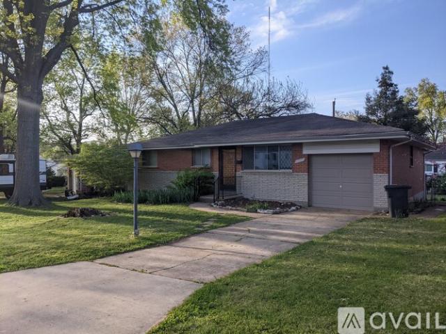 3 BR, 1.5 BA Apartment 6343 Mac Kenzie Ct, St. Louis, MO 63123