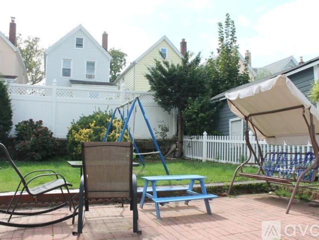 3 BR, 1.5 BA Apartment 69 54 Loubet St, Queens County, NY 11375