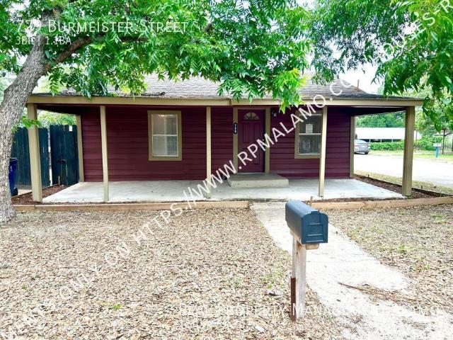 3 BR, 1.5 BA Apartment 729 Burmeister Street, Pleasanton, TX 78064