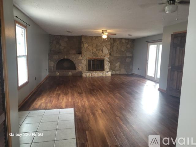 3 BR, 1.5 BA Apartment 733 N Huntington Street, Medina, OH 44256