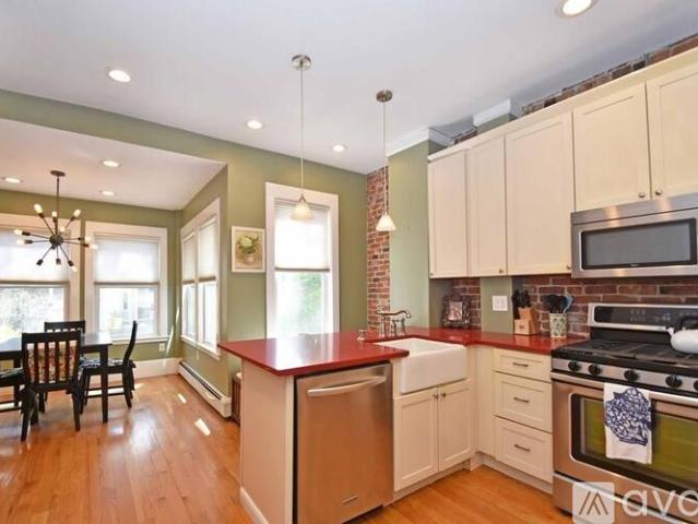3 BR, 1.5 BA Apartment 759 East 7th Street, Unit 1, Boston, MA 02127