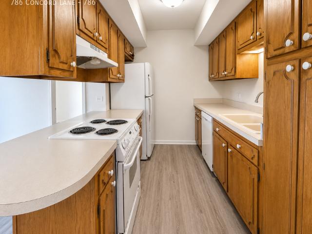 3 BR, 1.5 BA Apartment 786 Concord Lane, Barrington, IL 60010