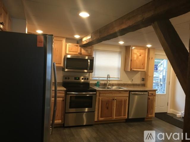 3 BR, 1.5 BA Apartment 799 Hudson Ave, Unit Lower Unit, Stillwater, NY 12170