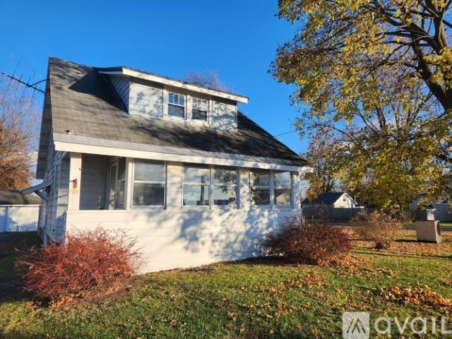 3 BR, 1.5 BA Apartment 803 Church St, North Syracuse, NY 13212