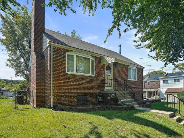 3 BR, 1.5 BA Apartment 813 Hilltop Ter SE, Washington, DC 20019