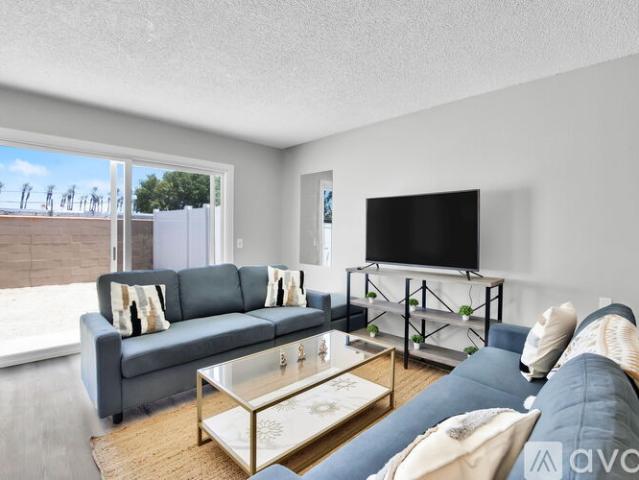 3 BR, 1.5 BA Apartment 82451 John Nobles Ave, Unit 11, Indio, CA 92201