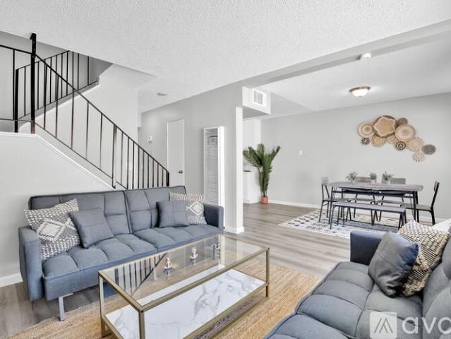 3 BR, 1.5 BA Apartment 82451 John Nobles Ave, Unit 19, Indio, CA 92201