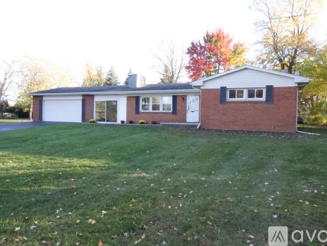 3 BR, 1.5 BA Apartment 8253 Erie St, Sylvania, OH 43560