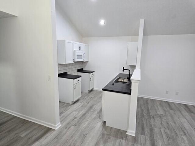 3 BR, 1.5 BA Apartment 848 South 23rd Street, Louisville, KY 40211