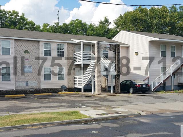 3 BR, 1.5 BA Apartment 842 C Avenue, Unit Huntersville Evergreen Apartments, Norfolk, VA 23504