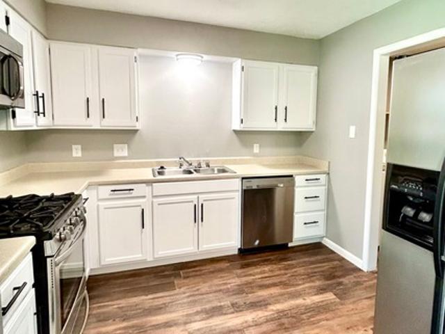 3 BR, 1.5 BA Apartment 850 North Lola Lane, Fayetteville, AR 72701