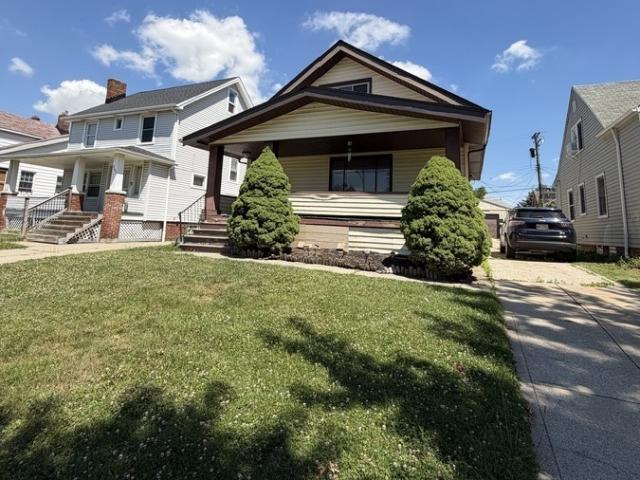3 BR, 1.5 BA Apartment 9011 Park Heights Ave, Garfield Heights, OH 44125