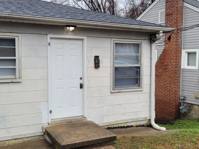3 BR, 1.5 BA Apartment 903 Martin St, Unit B, Greensboro, NC 27406