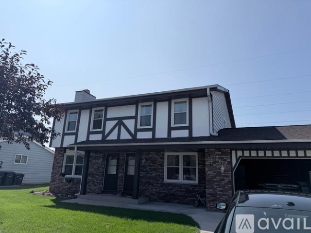 3 BR, 1.5 BA Apartment 9145 West Allerton Avenue, Unit 9145, Greenfield, WI 53228