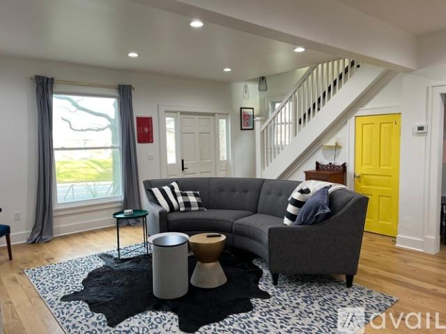 3 BR, 1.5 BA Apartment 916 Broad Street, St. Joseph, MI 49085