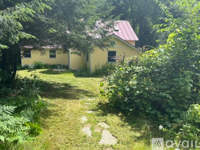 3 BR, 1.5 BA Apartment 91 Arnold Mountain Road, Stockbridge, VT 05772