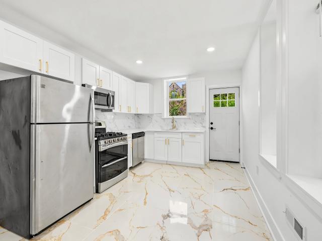 3 BR, 1.5 BA Apartment 936 N Fallon St, Philadelphia, PA 19131