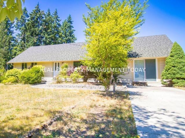 3 BR, 1.5 BA Apartment 9909 98th st SW, Lakewood, WA 98498
