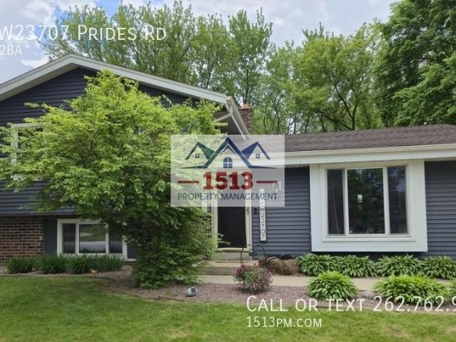 3 BR, 1.5 BA Apartment N70W23707 Prides Rd, Sussex, WI 53089
