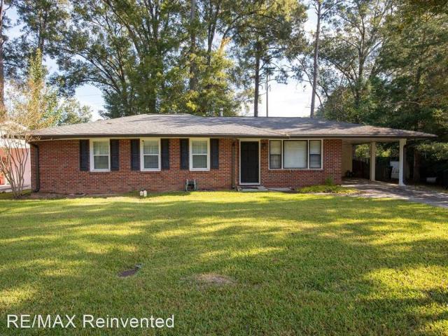 3 br, 1.5 bath House 2607 Springwood Dr