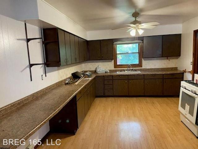 3 br, 1.5 bath House 6901 104th Street
