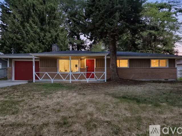 3 BR, 1.8 BA Apartment 23921 99th Ave S Kent, Kent, WA 98031