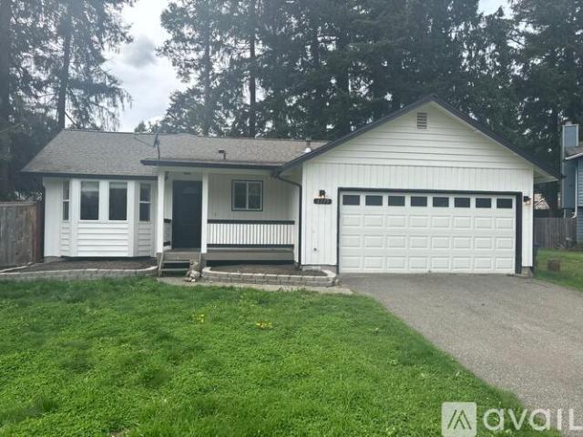 3 BR, 1.8 BA Apartment 6779 Cortez Pl NW, Bremerton, WA 98311