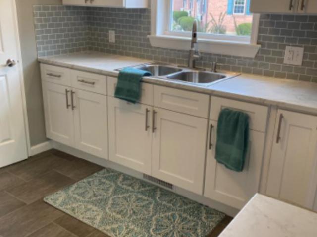 3 Br, 1 bath, Townhouse/Brownstone/RowHouse 1044 Stoneybridge Stonybridge Drive