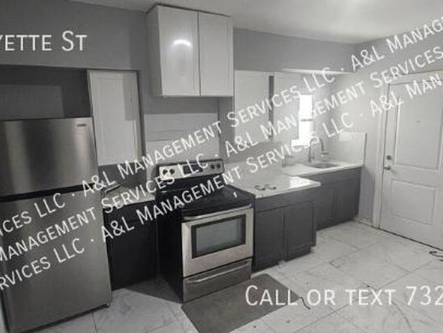 3 Br, 1 bath, Townhouse/Brownstone/RowHouse 101 Lafayette St