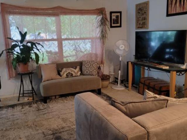 3 Br, 1 bath, Townhouse/Brownstone/RowHouse 1021 Park Ave