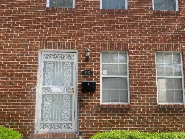 3 Br, 1 bath, Townhouse/Brownstone/RowHouse 1027 North Central