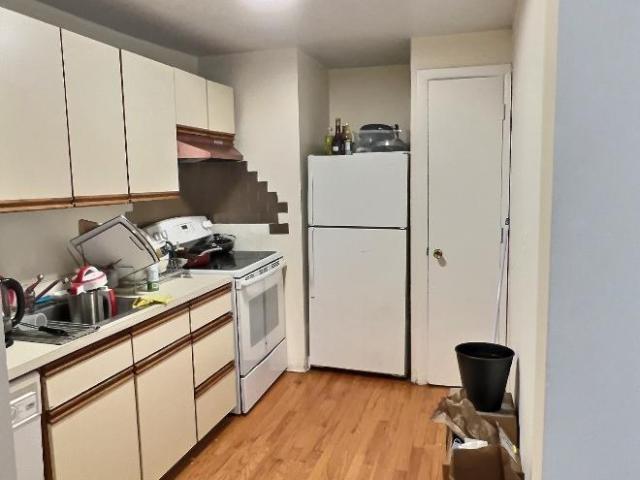 3 Br, 1 bath, Townhouse/Brownstone/RowHouse 1039 Commonwealth Avenue