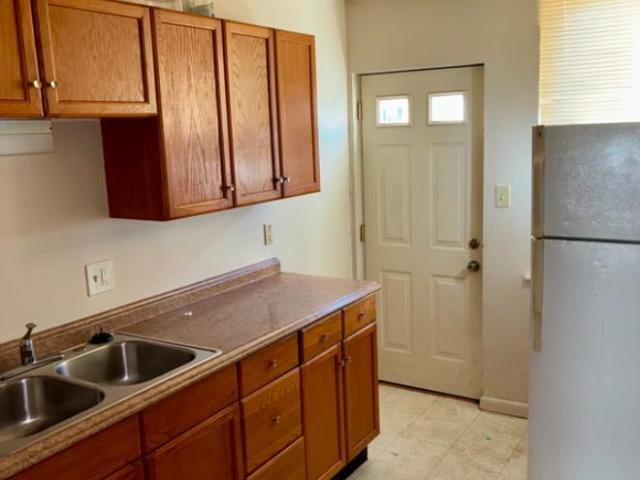 3 Br, 1 bath, Townhouse/Brownstone/RowHouse 1120 Dohrman St
