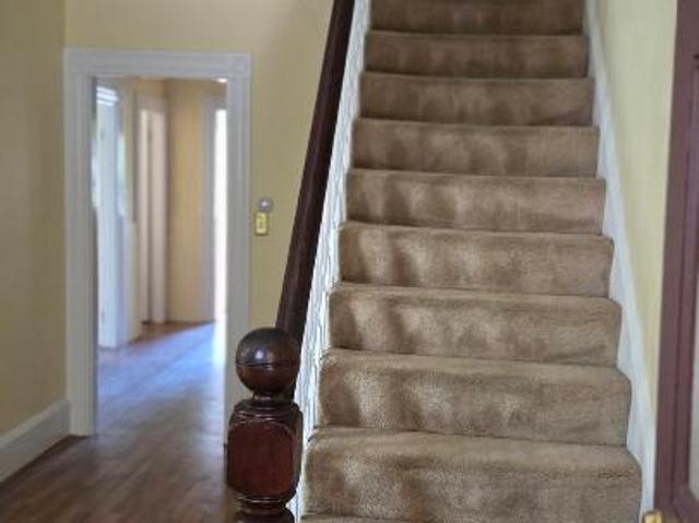 3 Br, 1 bath, Townhouse/Brownstone/RowHouse 12 Folger Ave